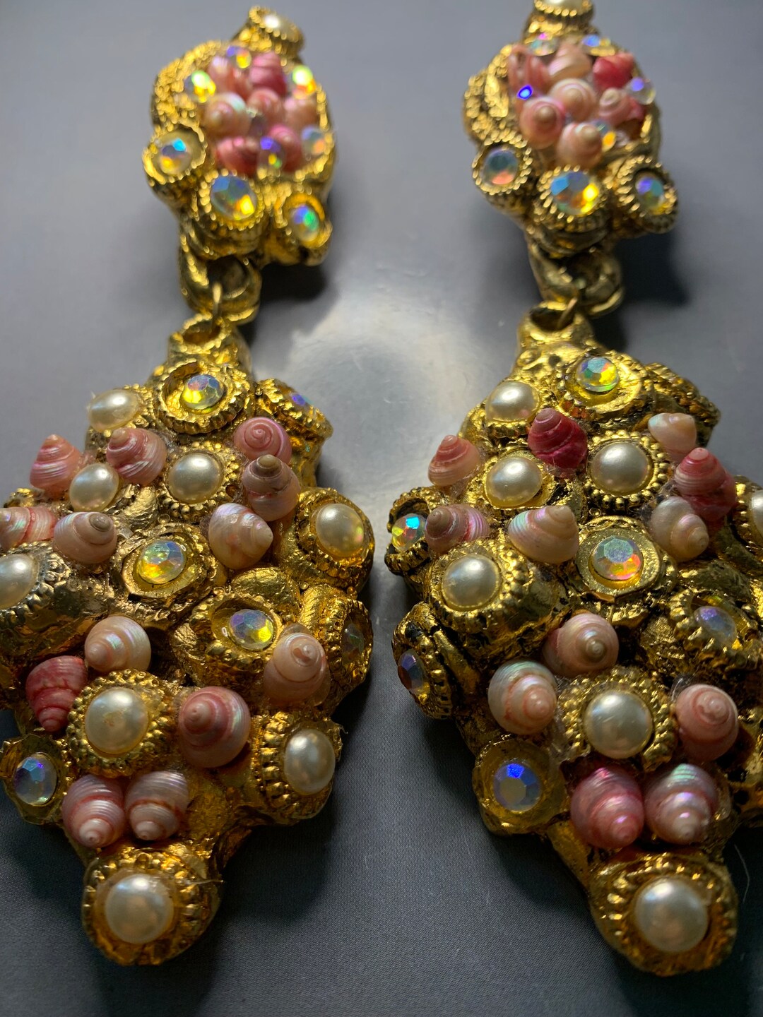 FABULOUS HUGE DESIGNER Jacky De G Dangly Drop Gold Shell Pearl Vintage ...