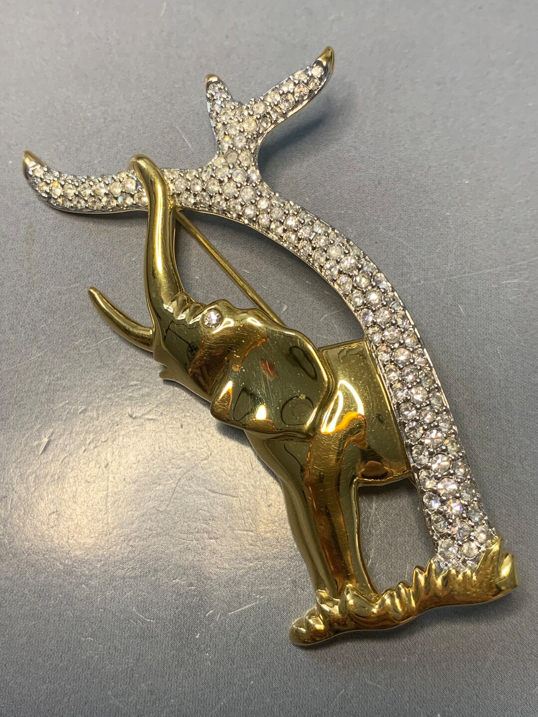 WONDERFUL SWAROVSKI ELEPHANT Large Gold Sparkling Crystal Brooch ...