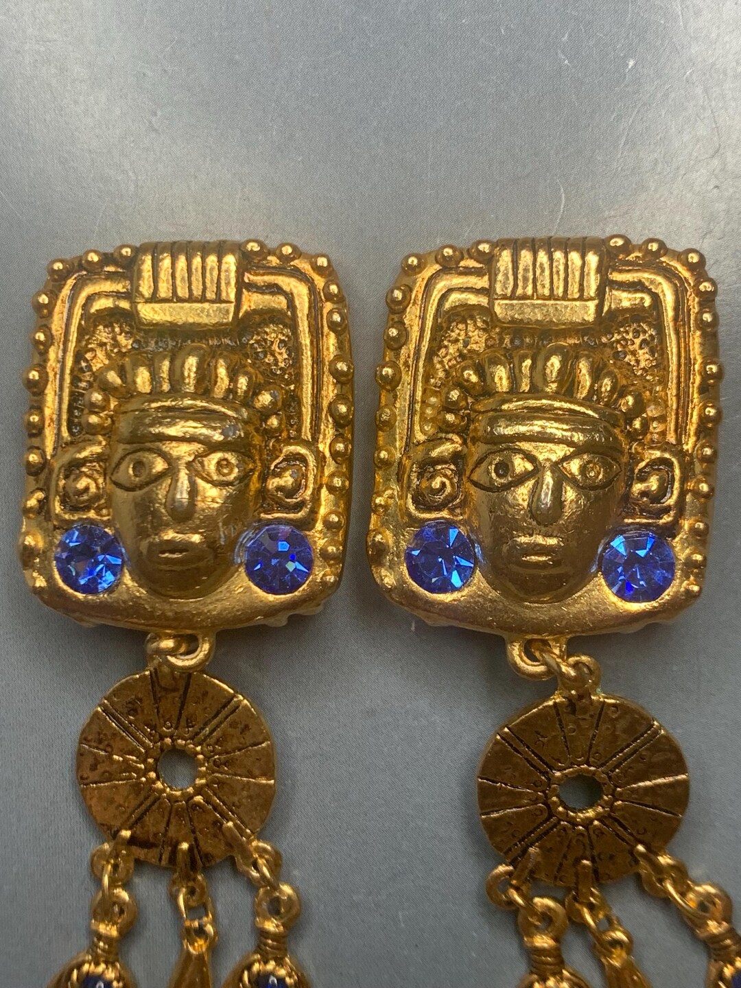 INTRICATE VINTAGE 1980s INCA Face Design Long Dangly Drop Gold Clip on ...
