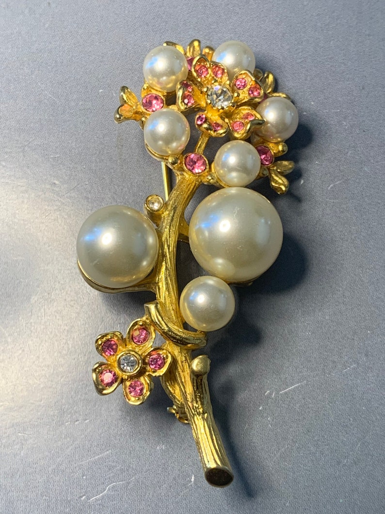 SUBLIME DESIGNER IVANA Floral Large Brooch, Baroque Pearl, Matte Gold ...