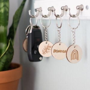 Mama Keychain Modern Mama Wooden Keychain Engraved Keychain for Moms ...