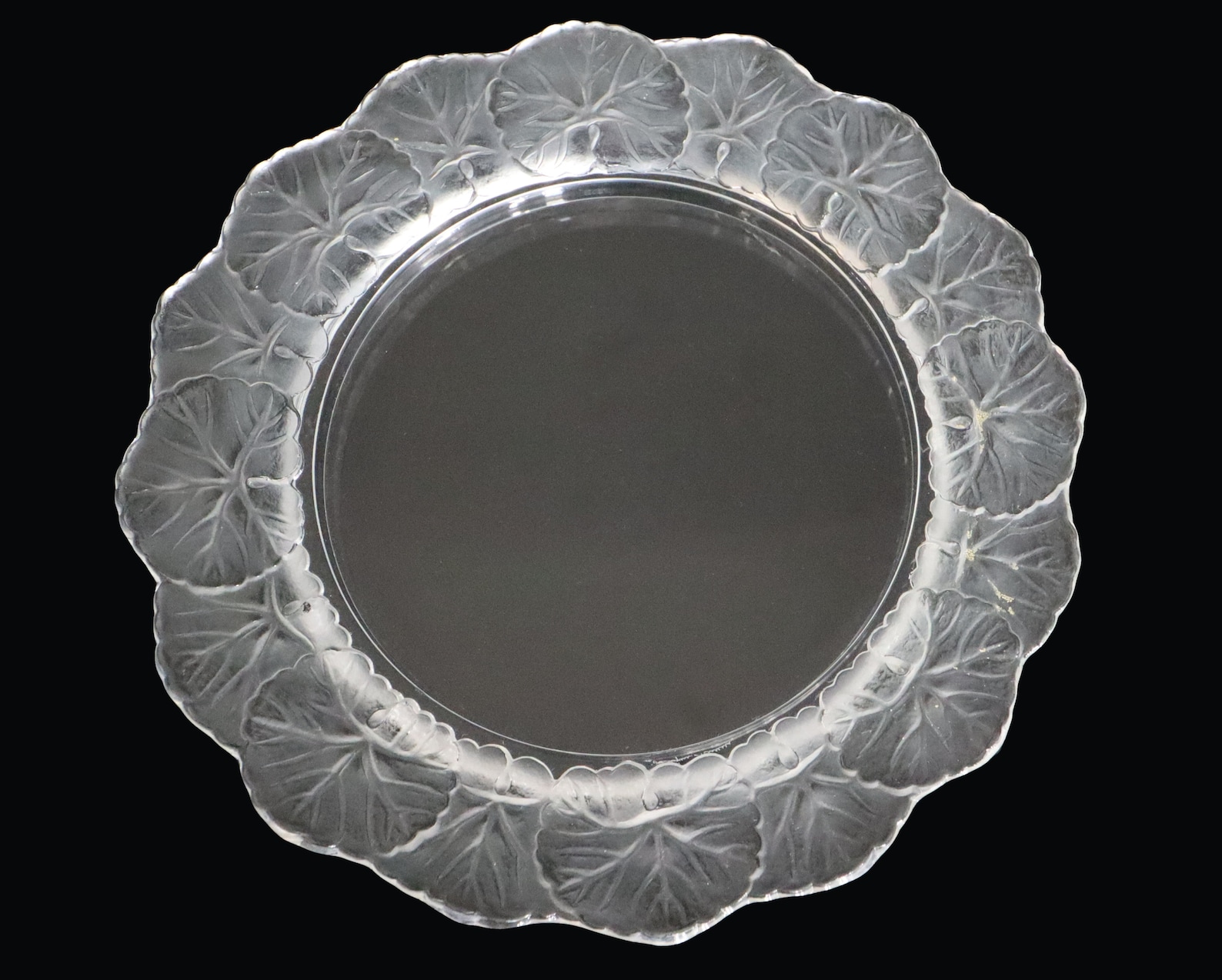 1x LALIQUE Crystal Plate Ø 18,5 Cm: Honfleur Geranium Leaf Edge Pattern ...