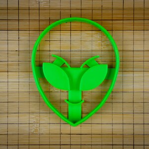 Alien Face Cute Alien Smiling Alien Extraterrestrial Cookie Cutter ...