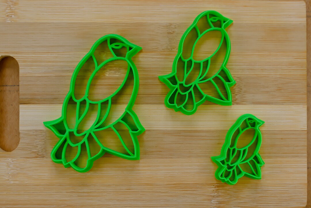 Bird With Details Sitting on a Tree - Colorful Bird Singing - Cookie ...