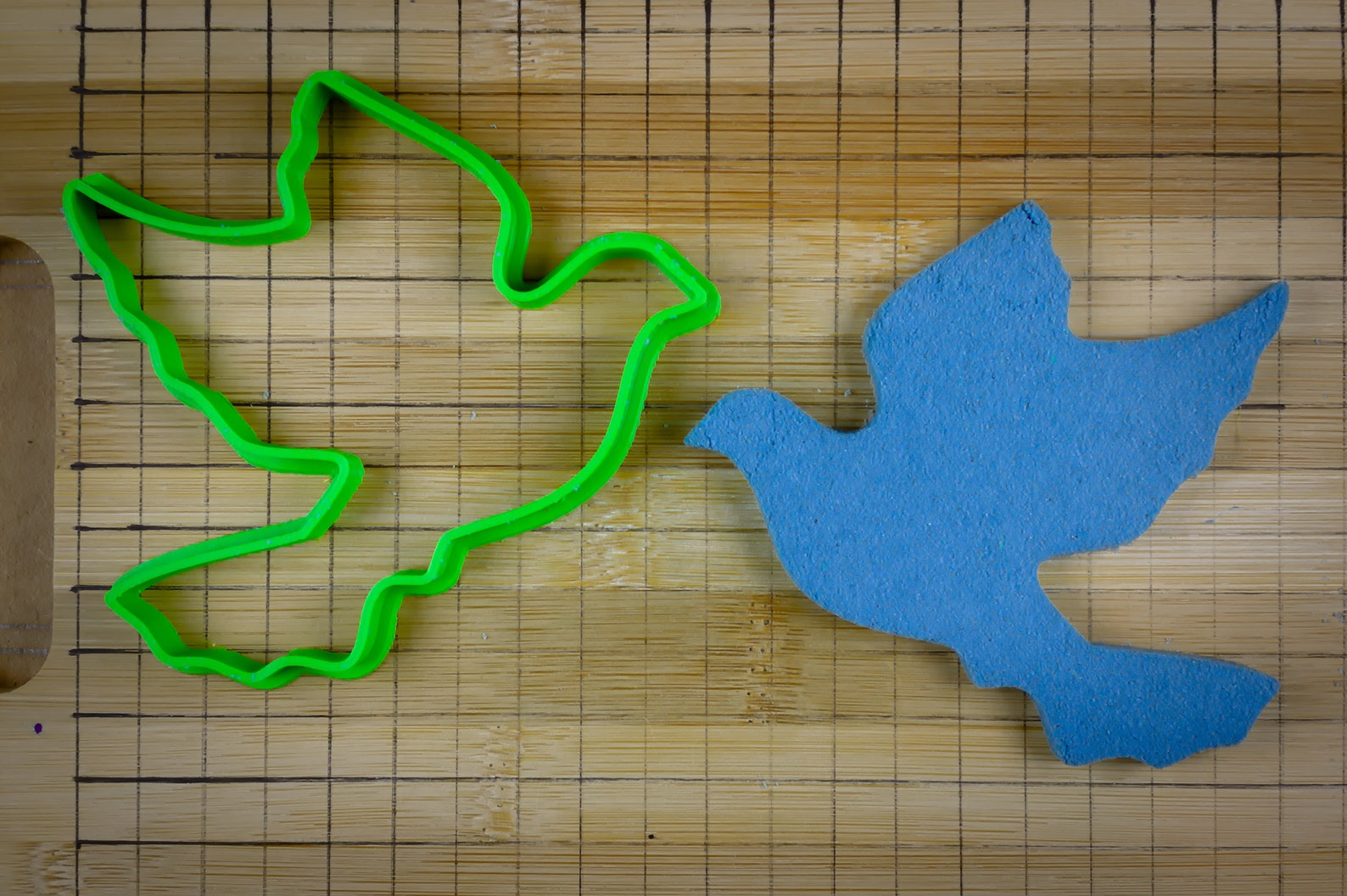 Dove Flying Bird Pigeon Bird Symbol of Freedom Symbol of | Etsy