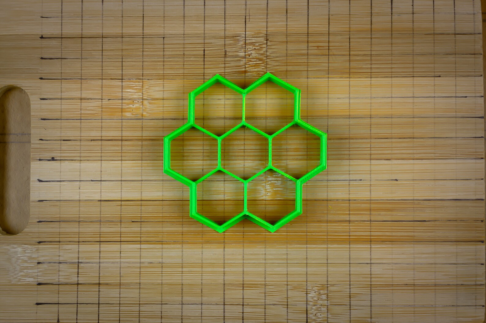 Magic Hexagon - Math Puzzle - Honeycomb Pattern - Honey Bee Nest ...