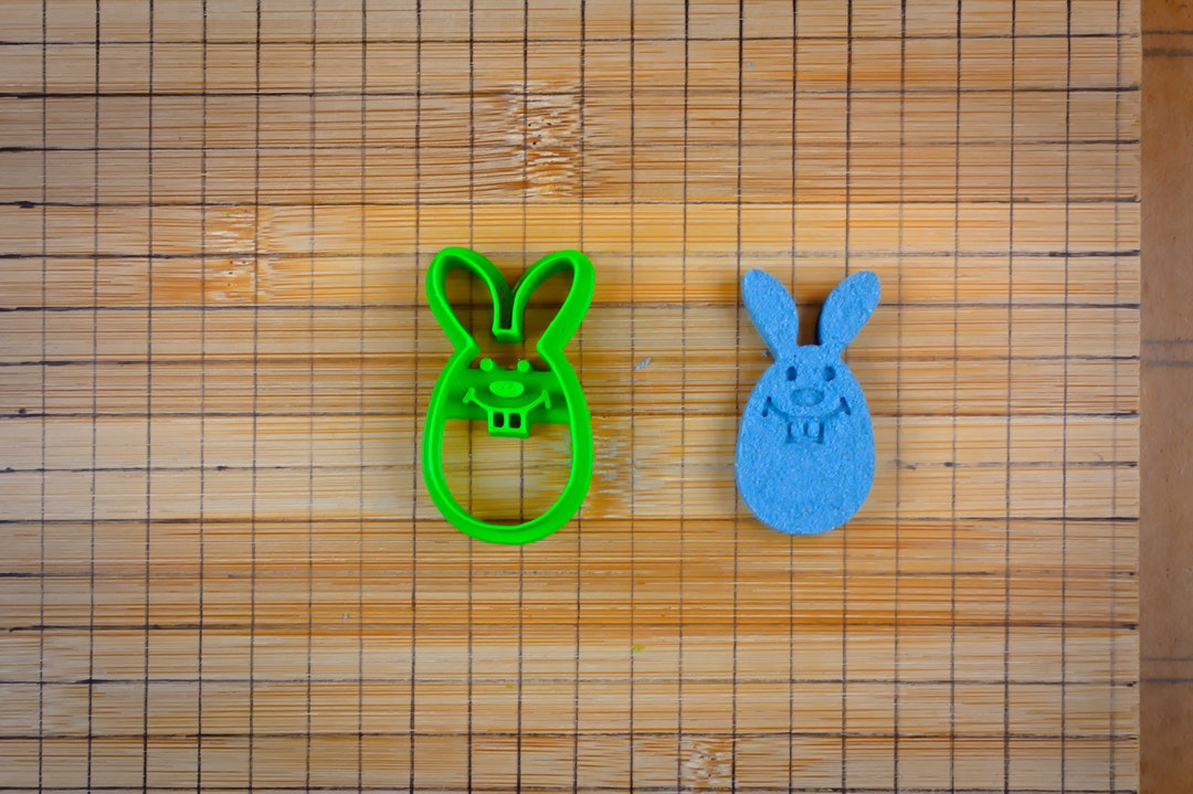 Smiling Bunny Cookie Cutter - Easter Choco Egg With Rabbit - Happy Face ...