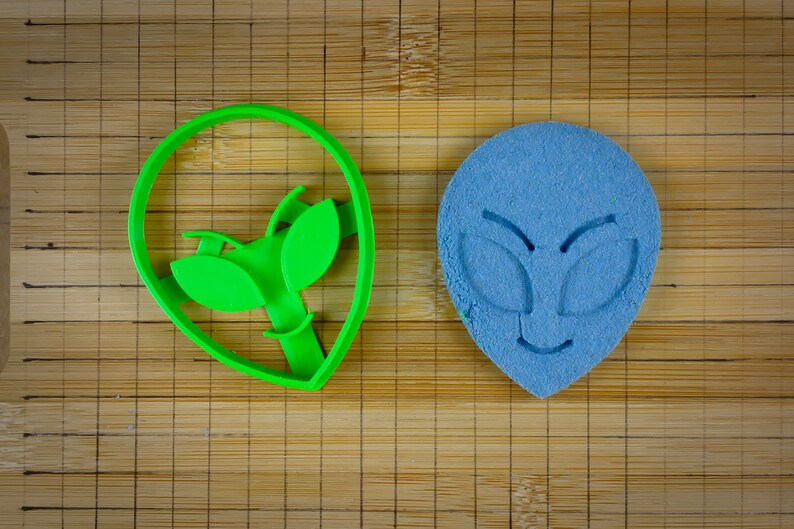 Alien Face Cute Alien Smiling Alien Extraterrestrial | Etsy