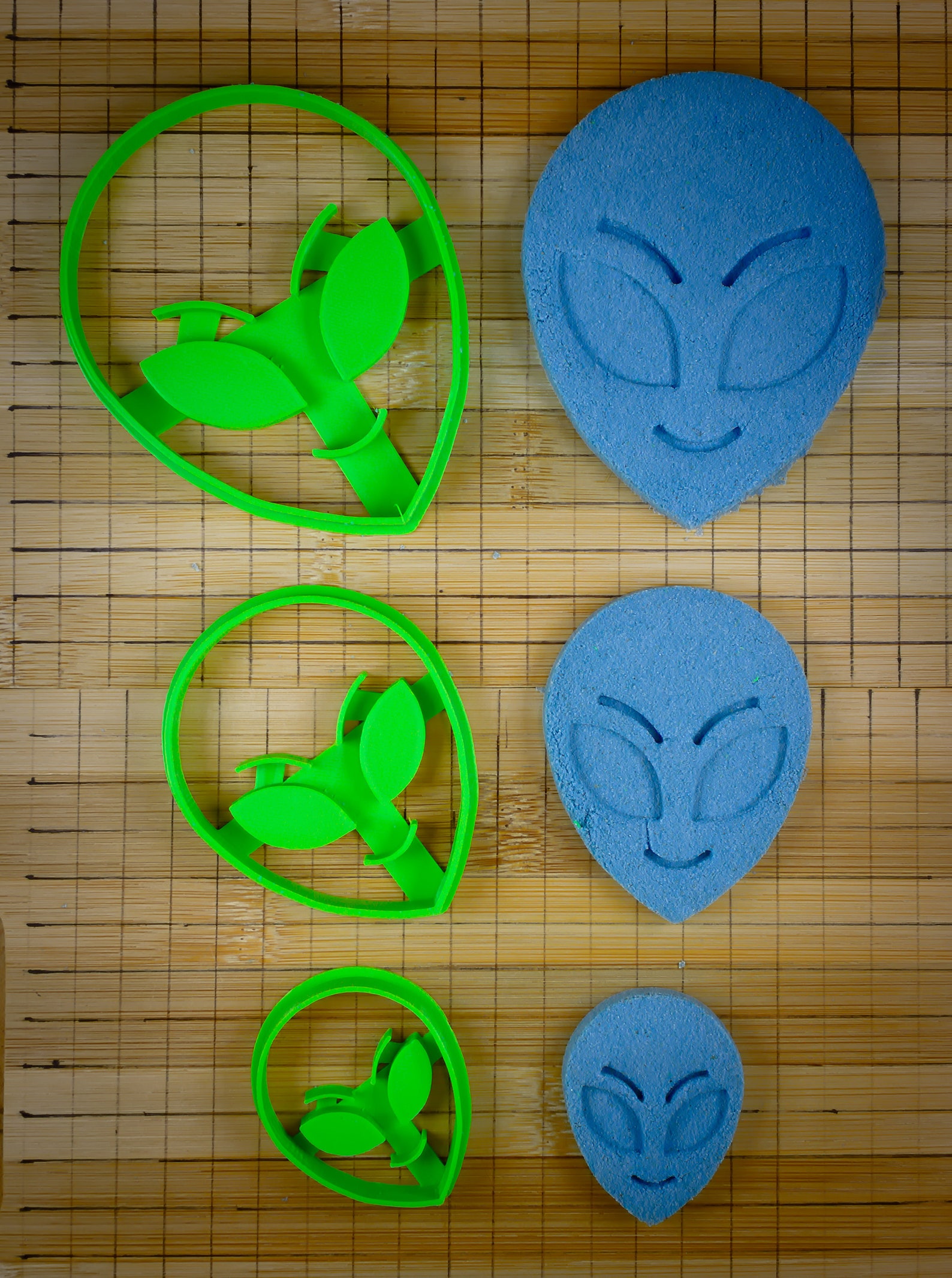 Alien Face Cute Alien Smiling Alien Extraterrestrial | Etsy