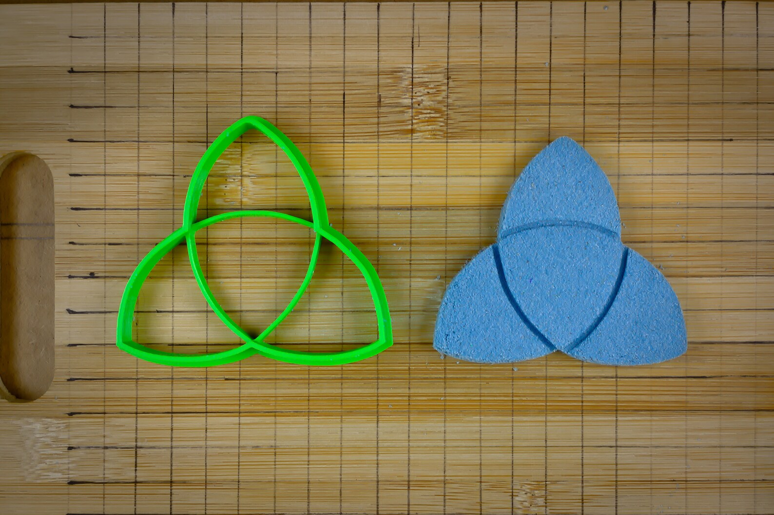 Trinity Triquetra Trefoil Knot Three Overlapping Vesica - Etsy