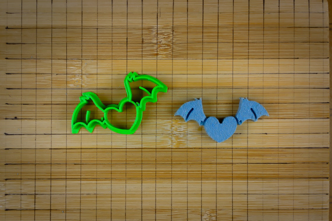 Bat Heart Love Bat Flying Heart Bat Halloween Gift | Etsy