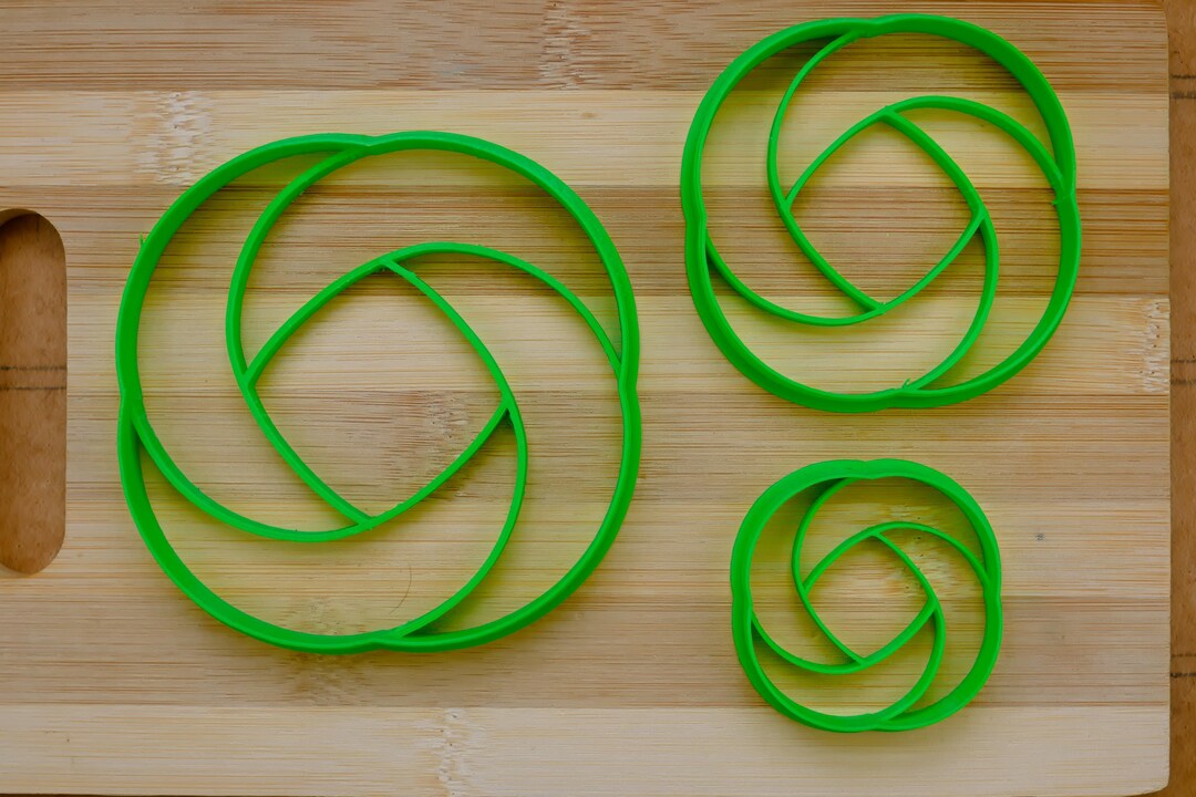 Mobius Strip Cookie 3D Ring Cookie Bun Bagel Pretzel Cookie With Hole ...