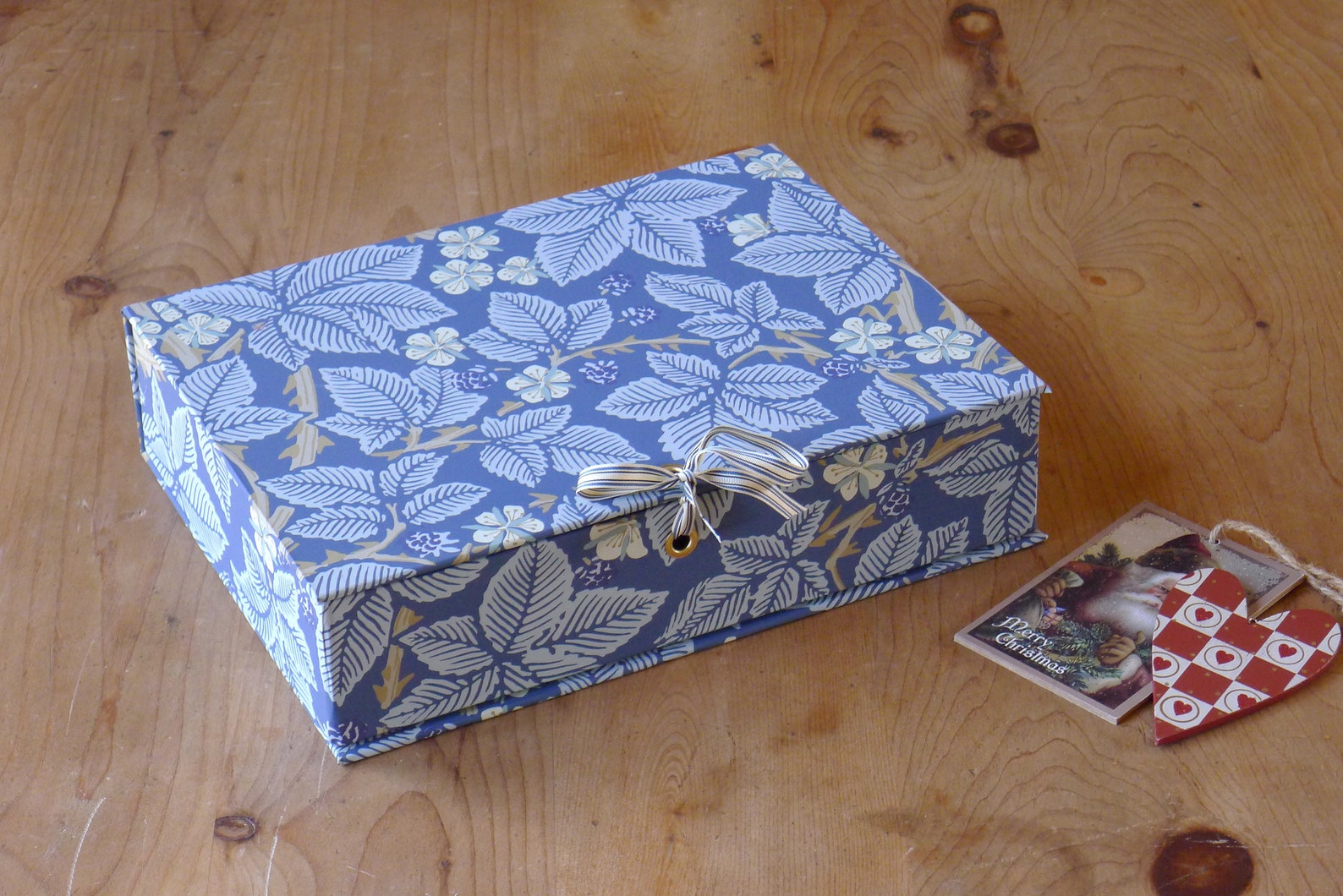 William Morris Box File in Bramble Blue - (A4) Office Collection ...