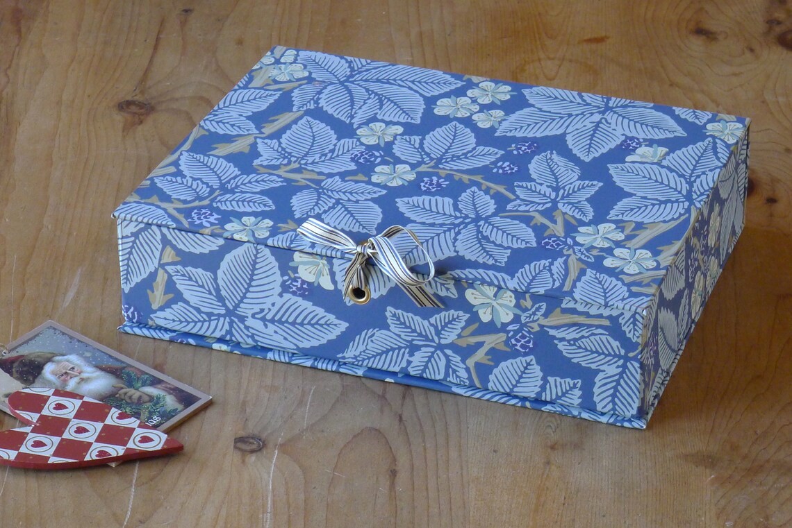 William Morris Box File in Bramble Blue - (A4) Office Collection ...