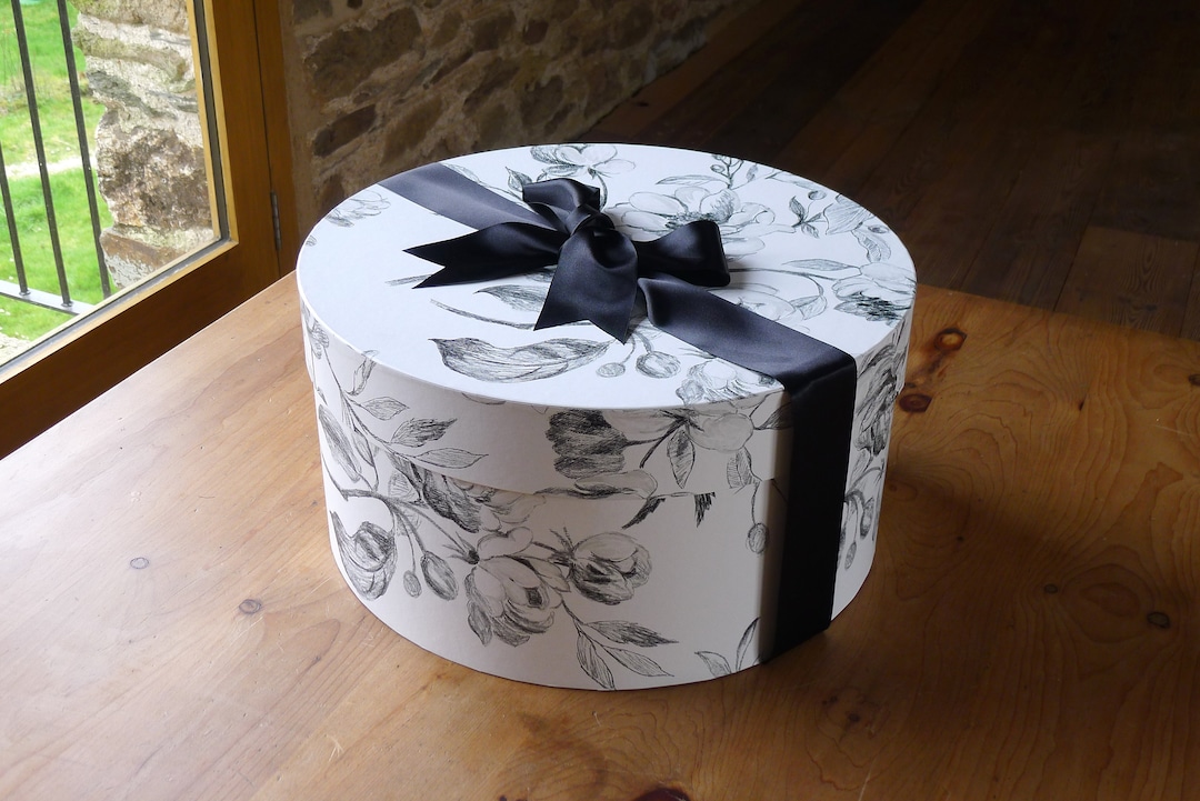 Large Edwardian Style Hat Box in Sketchbook Black & White Design ...