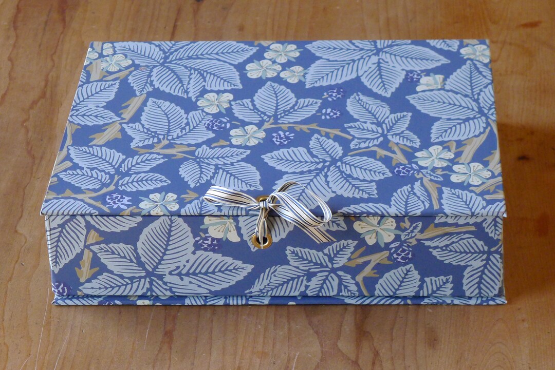 William Morris Box File in Bramble Blue - (A4) Office Collection ...