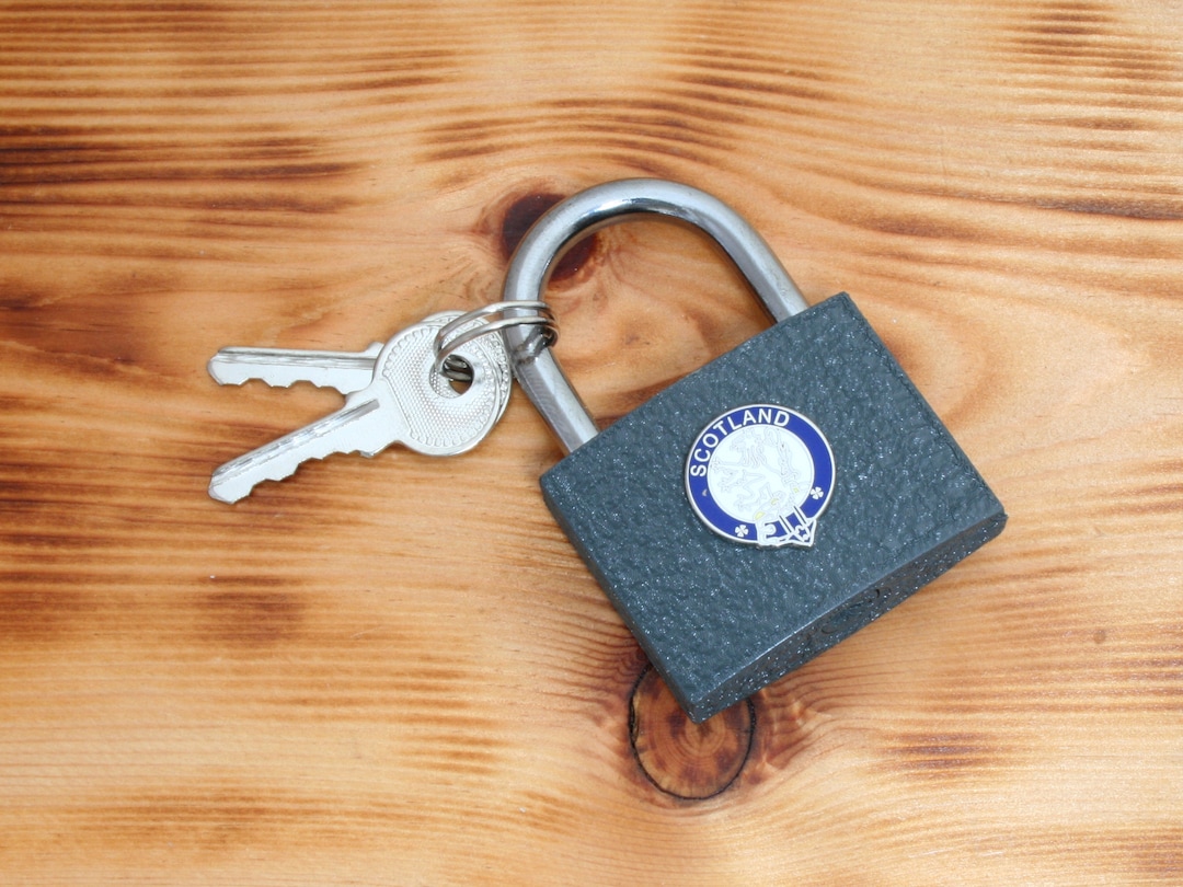 Clan Crests Padlock Love Lock Wedding Anniversary Couple Bridge Unity ...