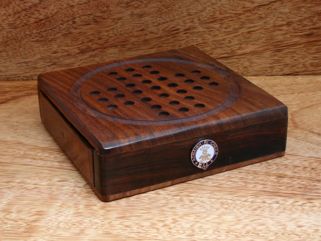 Clan Crests Wooden Solitaire Set With Steel Balls Personalised Free ...