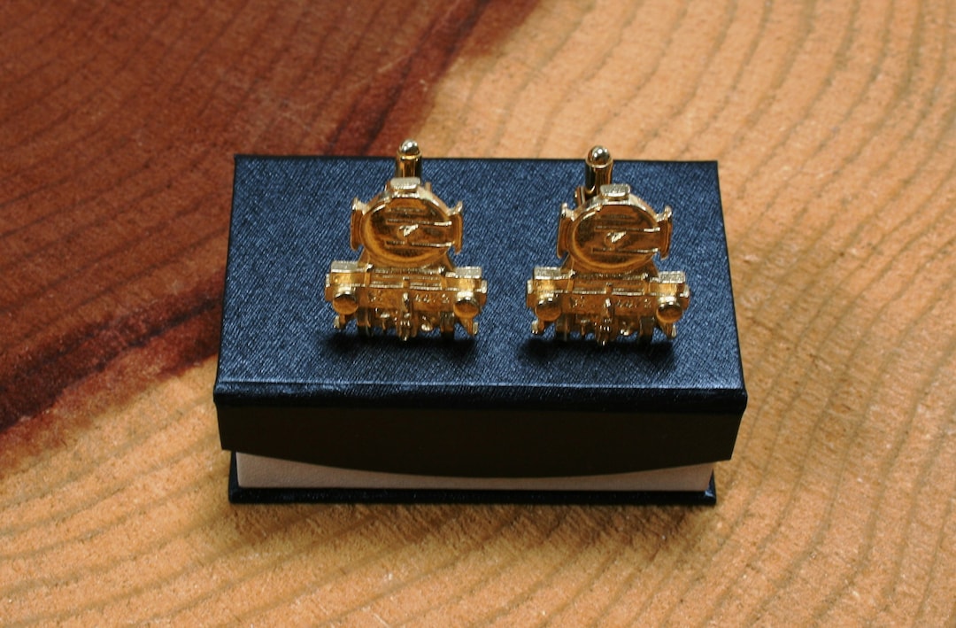 Flying Scotsman Steam Train Design Gold Plated Cufflinks UK - Etsy