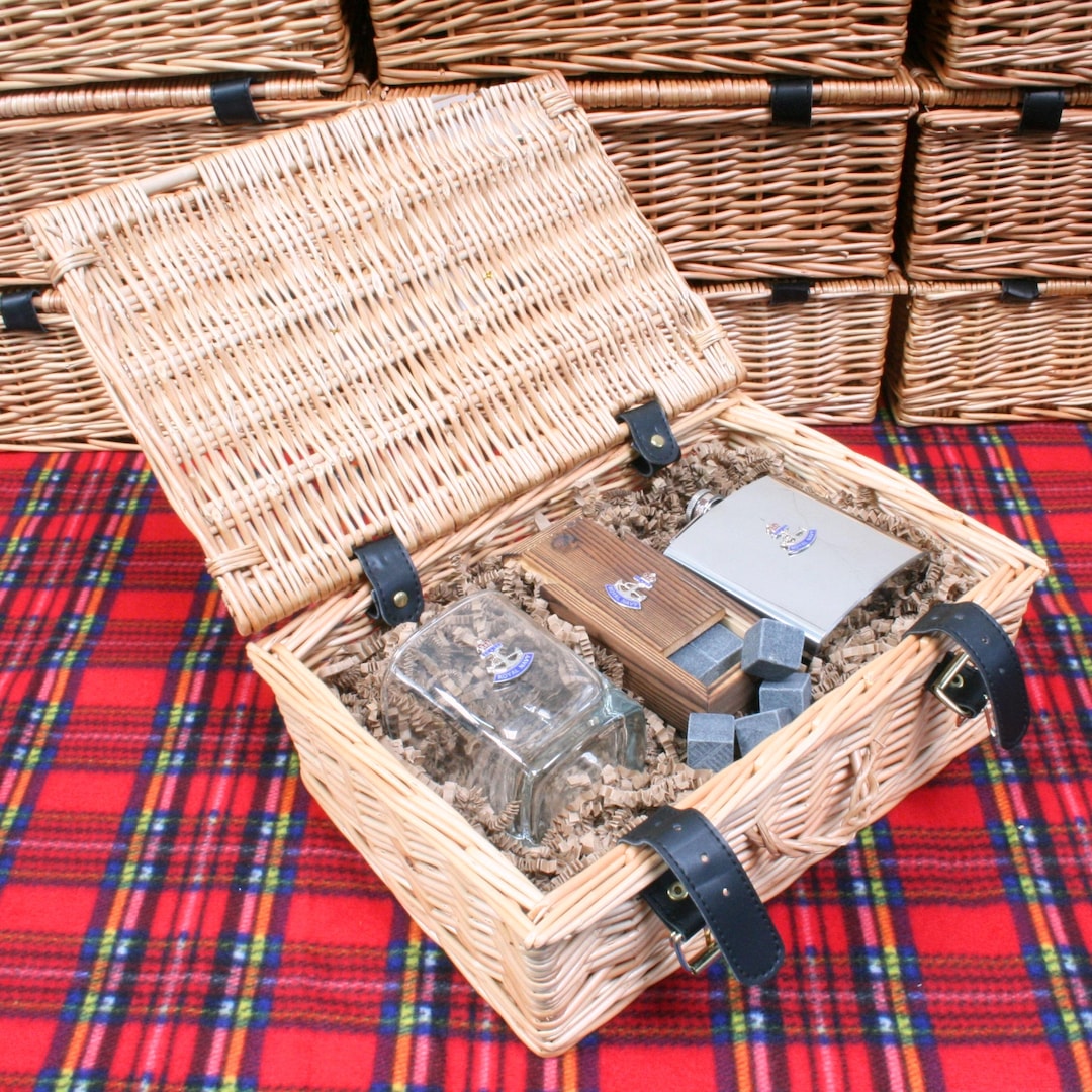 Royal Navy Anchor Drinkers Gift Hamper Wicker Set With Free Engraving ...