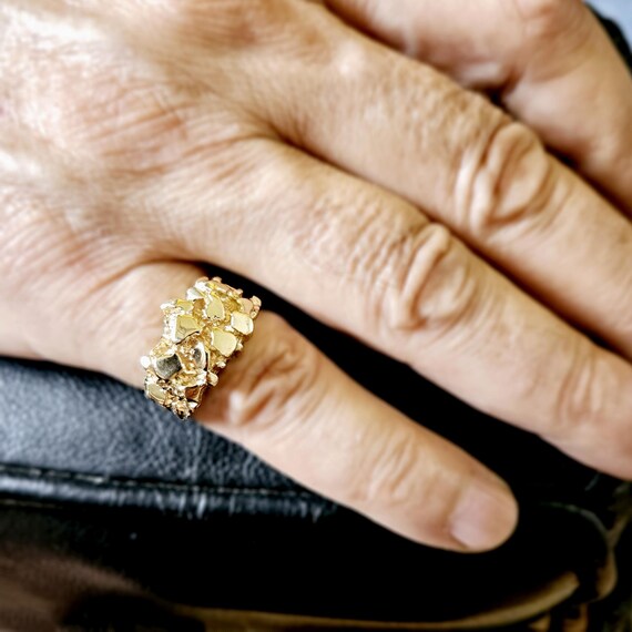 Solid 10K Gold Nugget Texture Ring - Vintage Unisex B… - Gem