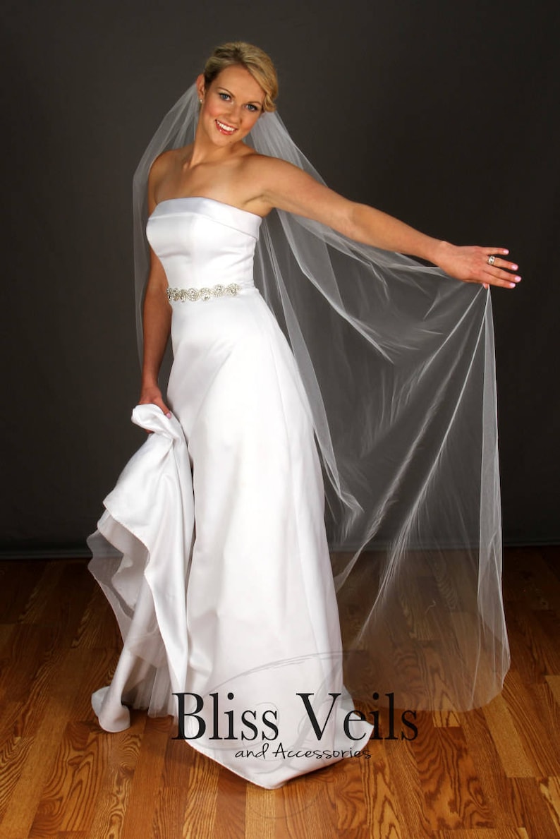 Soft Tulle Wedding Veil, One-tier Raw Edge Bridal Veil, Fingertip to ...