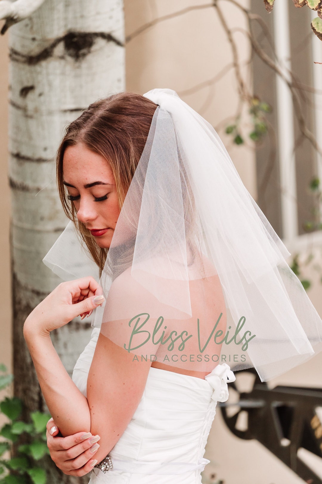 Simple Short Wedding Veil - Shoulder Length Veil - 2 Layer Veil - Sheer ...
