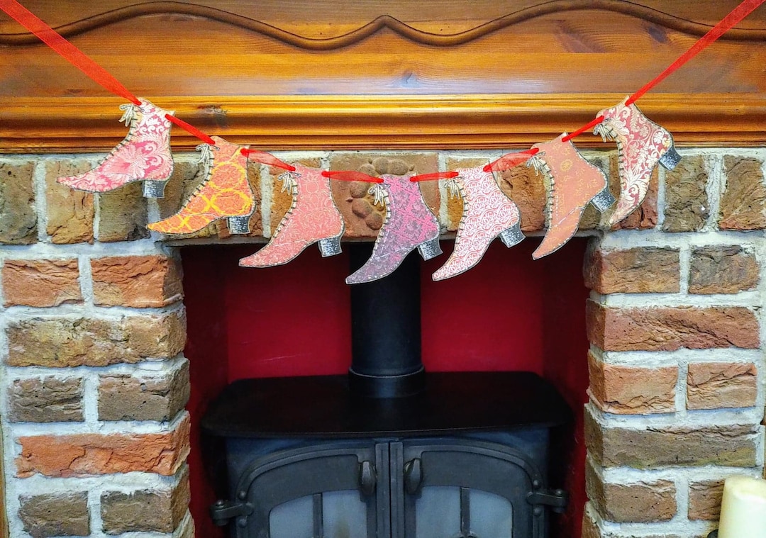 MISS SCARLET Garland Extra Large Christmas, Boot Shaped Vintage Style ...