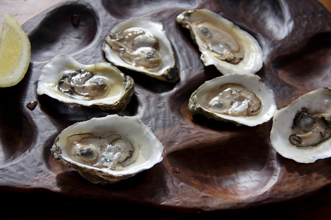 Wooden Oyster Platter in Walnut: 1/2 Dozen Oysters - Etsy