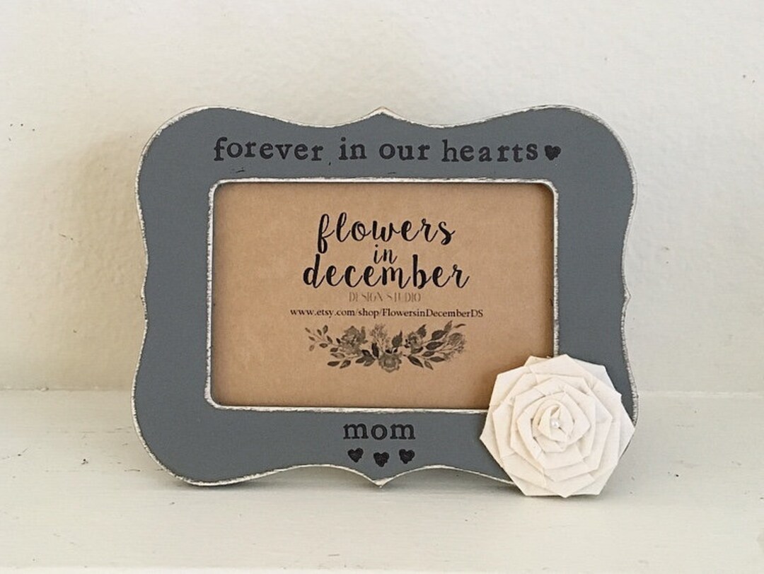 Mom Memorial Picture Frame, Remembrance Gift, in Loving Memory Flower ...