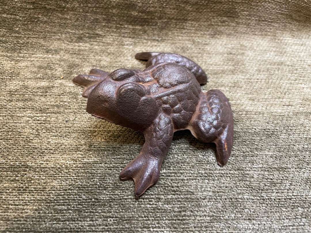 Bronzed Cast Iron Frog Figurine, Brown Toned Metal Frog Paperweight ...