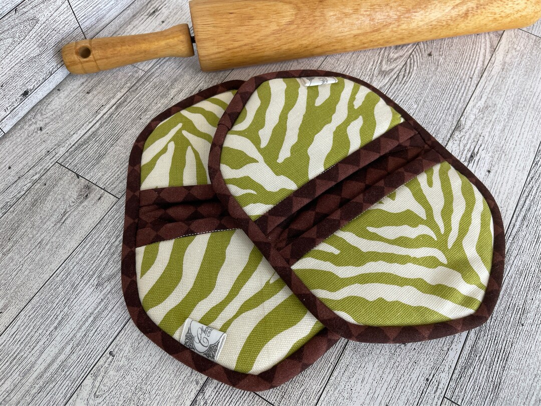 Finger Pot Holder, Oven Mitts, for the Baker, Gift for Mom, Galentine ...