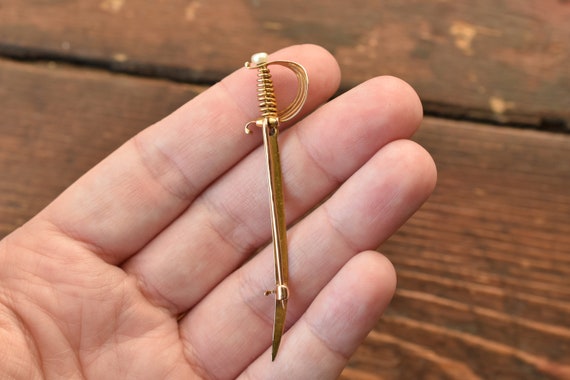 1940s 18K Vintage Sword Saber Pin Brooch with Pearl a… - Gem