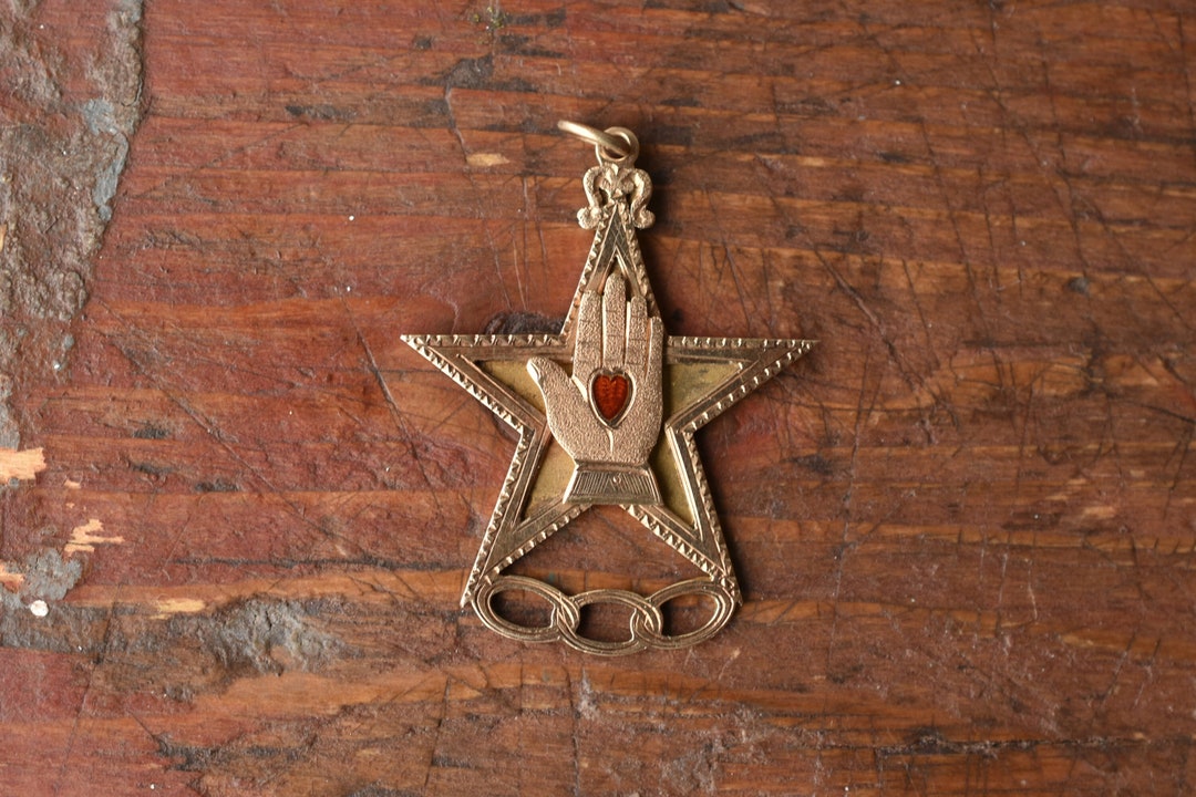 1890s 10K Antique Star Shaped Odd Fellows Enamel Heart Fob Pendant ...