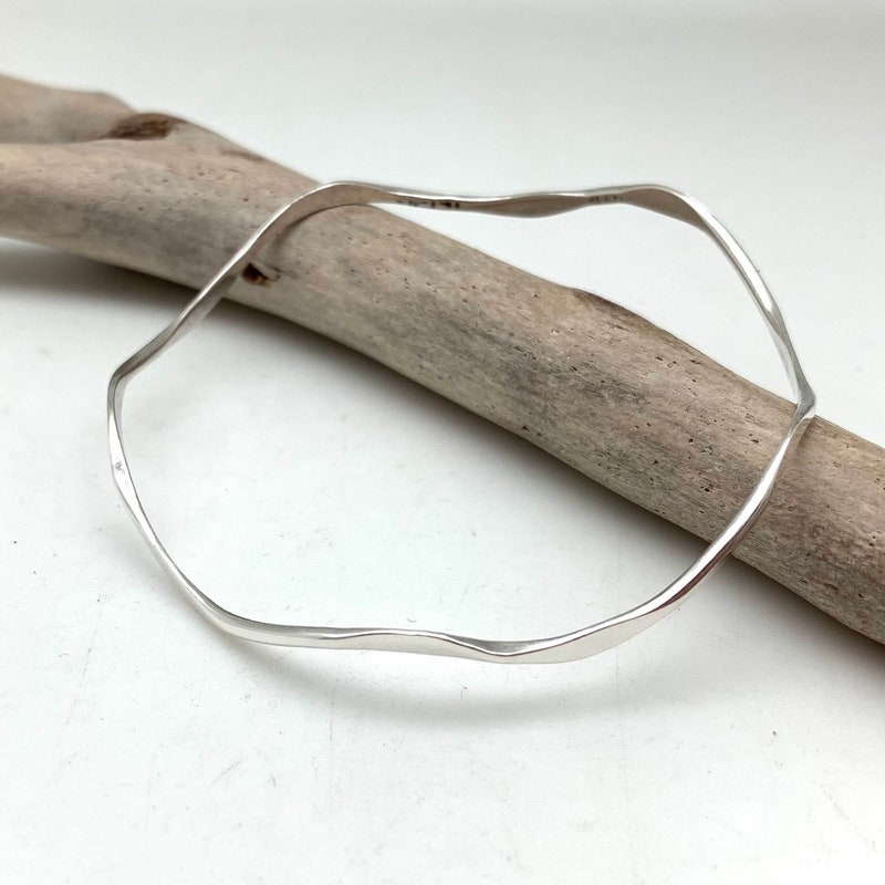 Wavy Bangle - Etsy