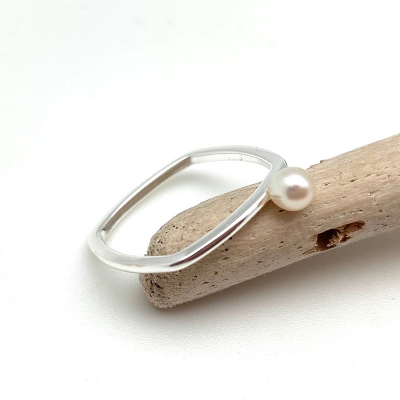 Modern Pearl Ring - Etsy