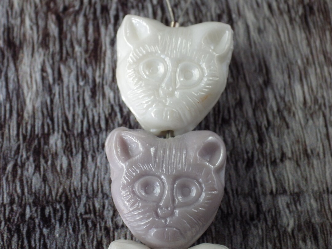 10 X Purple White Cat Face Beads, 15x14mm, Czech Glass Cat Head Beads ...
