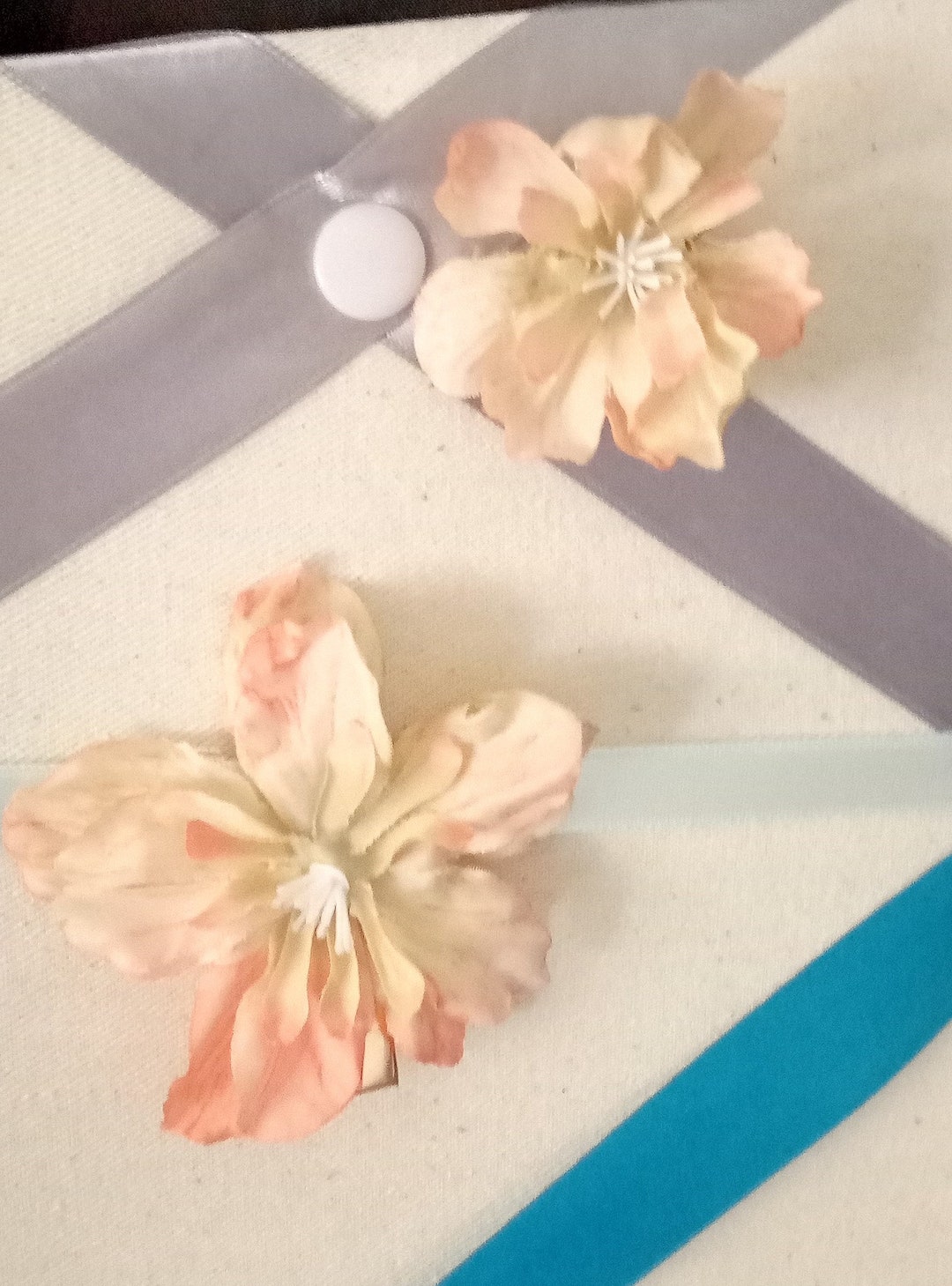 Pretty Silk Flowers (2) Alligator Hair Clips Pale Peach Small & Medium ...