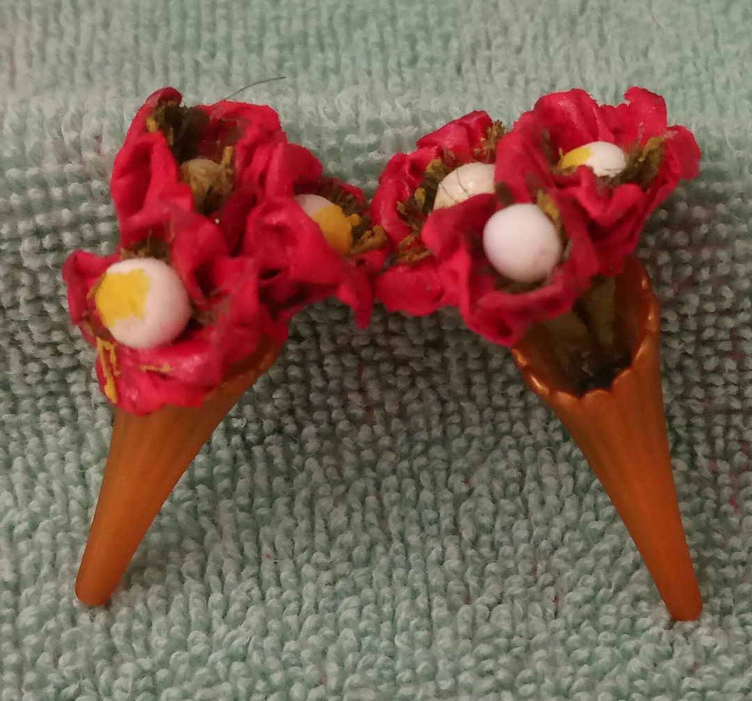 Colorful Tiny Miniature Cradle Bouquet Tussie Mussie Flowers - Etsy