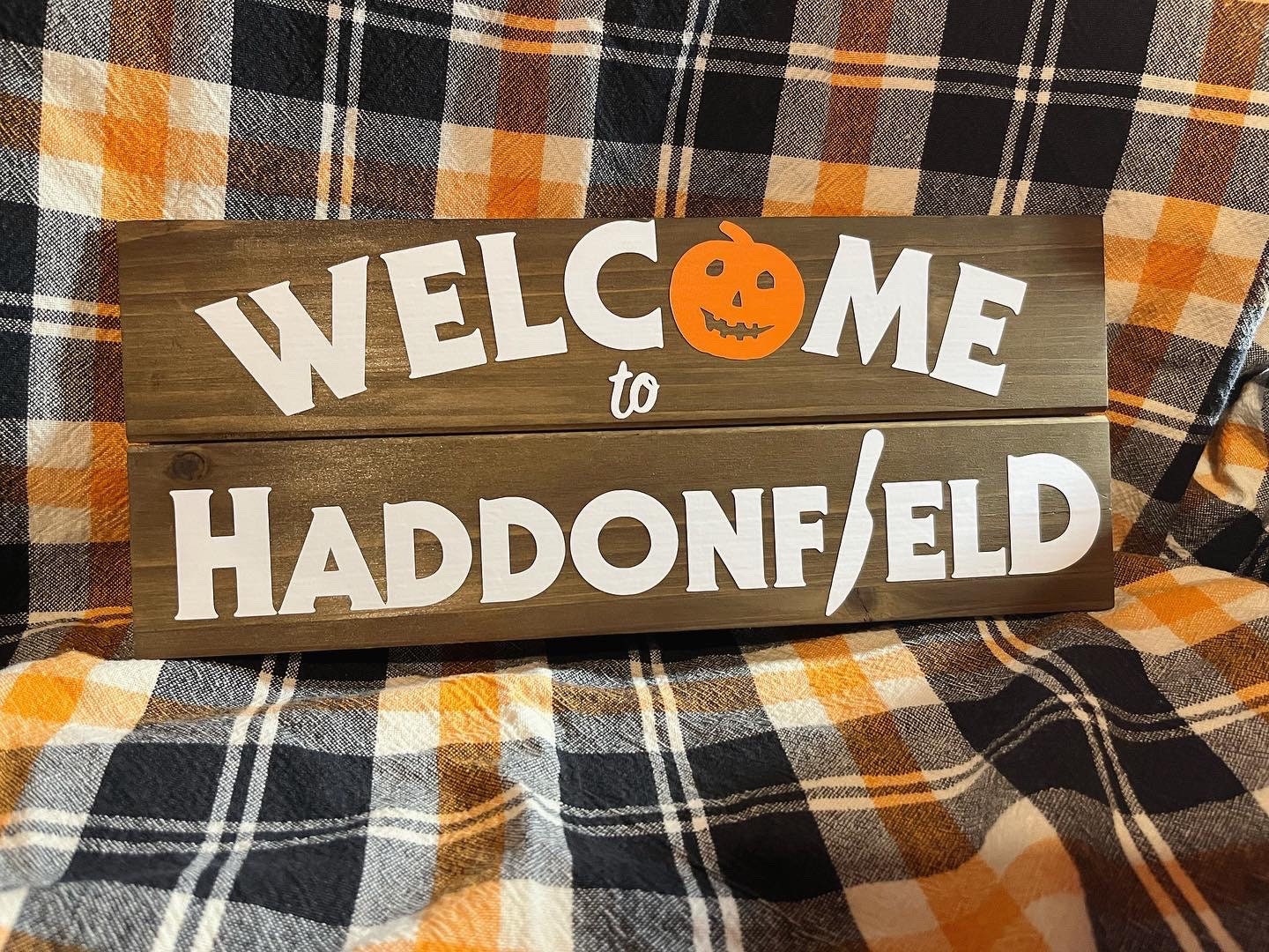 Welcome to Haddonfield Wood Sign Halloween Michael Myers - Etsy