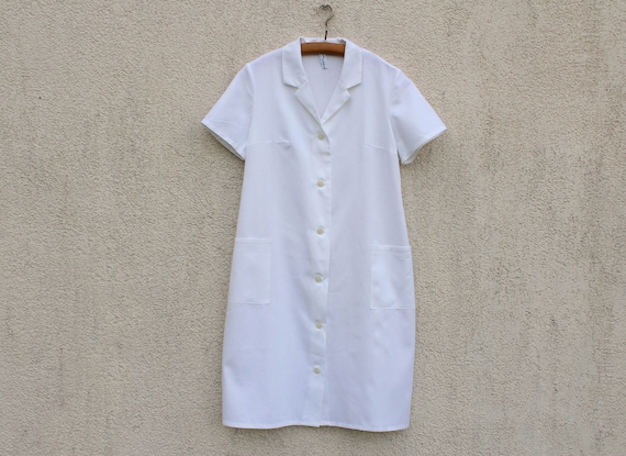 Vintage white Nurse Dress / 70s 80s Doctor Robe / But… - Gem