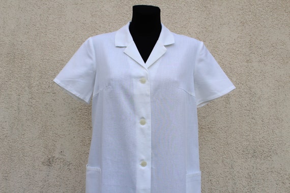 Vintage white Nurse Dress / 70s 80s Doctor Robe / But… - Gem