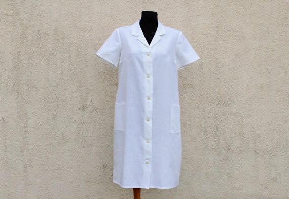 Vintage white Nurse Dress / 70s 80s Doctor Robe / But… - Gem