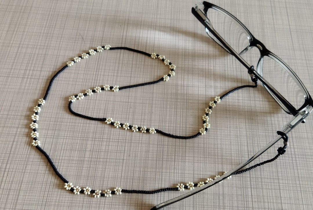 Daisy Flower Beaded Eyeglass Chain: Women's Gift - Etsy