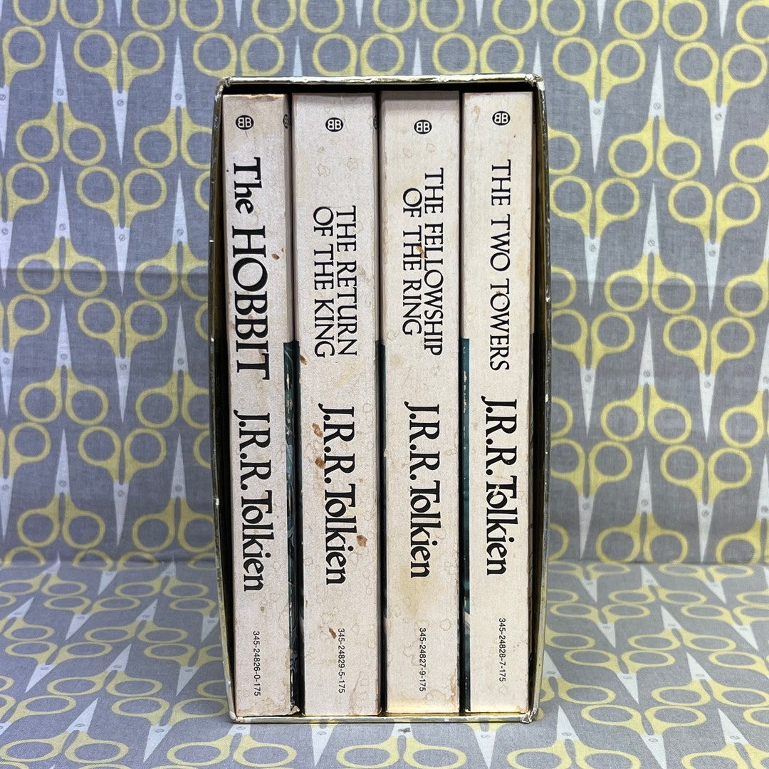 The Hobbit and the Lord of the Rings Gold Boxed Set by JRR Tolkien ...