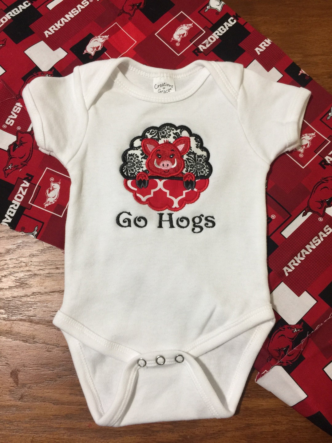 Scalloped Boutique Razorback Onesie , Arkansas Razorback Gifts for Kids ...