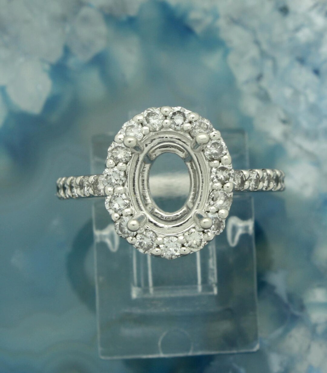 The Perfect Mounting for Your Gemstone! This Engagement Ring is Crafted ...