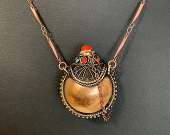 Hidden Vial Necklace - Etsy