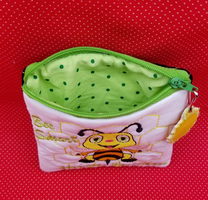 Honey Bee Top Zip Bag With Daisy Charm Embroidery Designs. 4x4 - Etsy