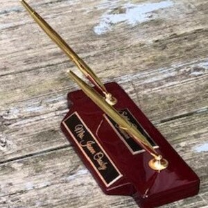 Engraved Pen Set With Piano Finish Stand | Custom Desk Gift for Boss or ...